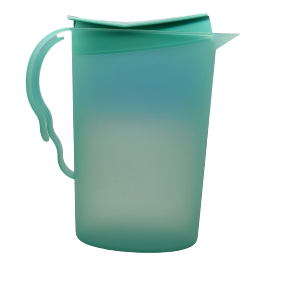 Tupperware | Kitchen | Tupperware Impressions 2 Quart Slimline ...